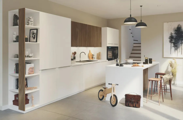 Cuisine vert Fénix® et bois avec îlot