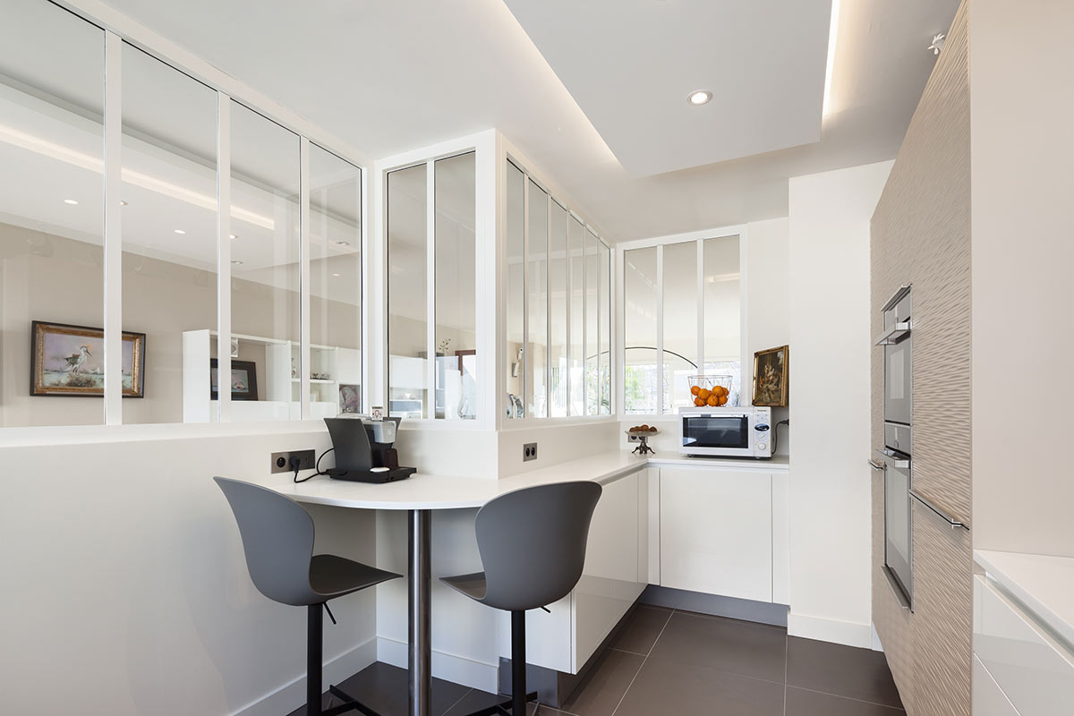 Réalisation cuisine moderne en L à La Rochelle - Caséo